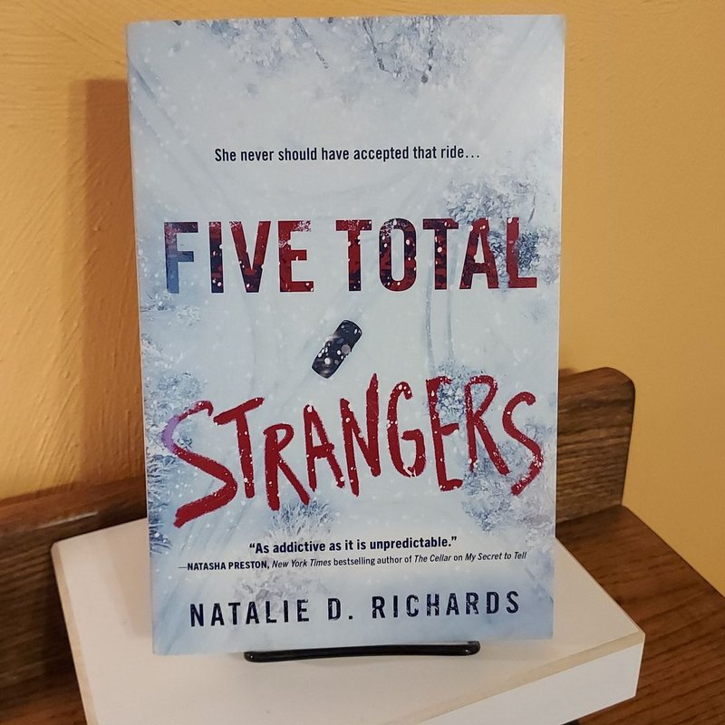 Five Total Strangers by Natalie D. Richards, Paperback | Pangobooks