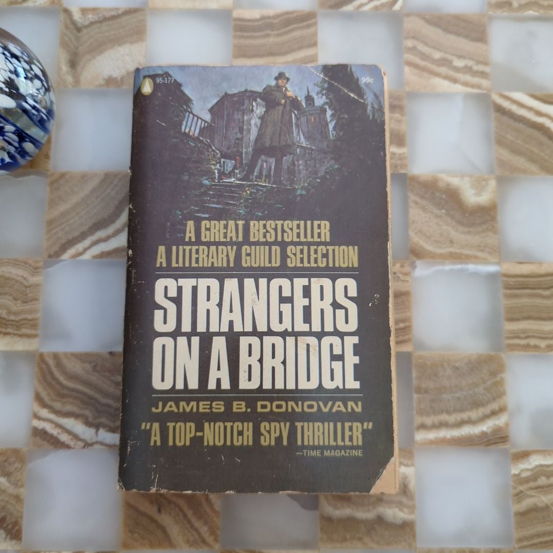 Strangers on a Bridge by James B. Donovan, Paperback | Pangobooks