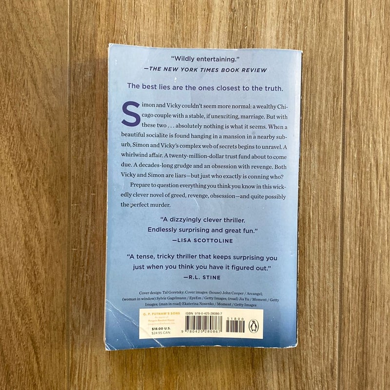 Look Closer by David Ellis, Paperback | Pangobooks