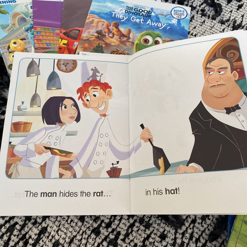 Disney Pixar Phonics Reading Program by Scholastic , Paperback | Pangobooks