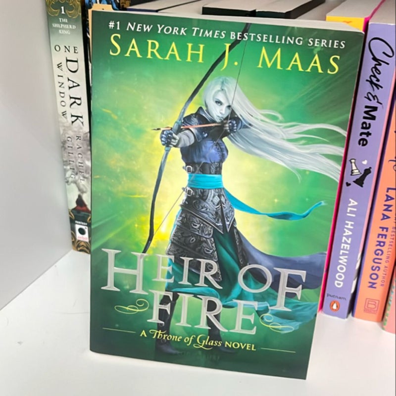 Heir of Fire by Sarah J. Maas, Paperback | Pangobooks