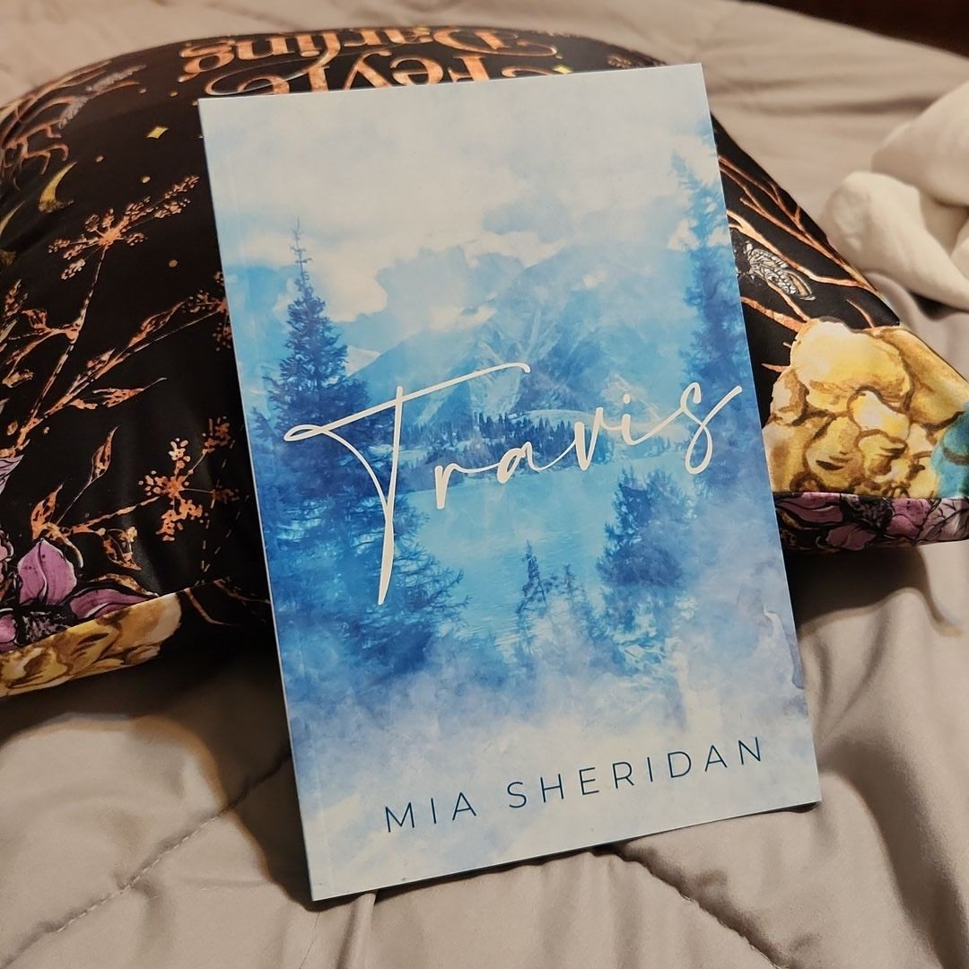 Travis - The Last Chapter Book Shop Exclusive Edition by Mia Sheridan ...