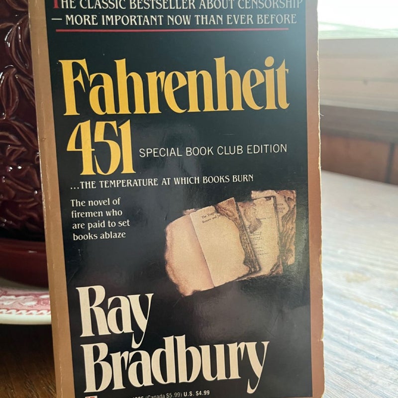 Fahrenheit 451 by Ray Bradbury, Paperback | Pangobooks