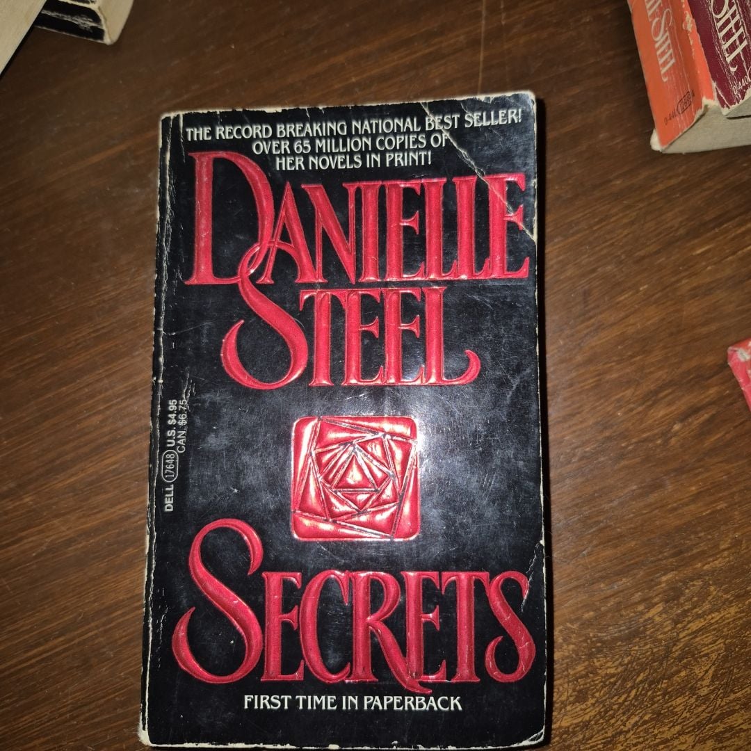 Secrets by Danielle Steel , Paperback | Pangobooks
