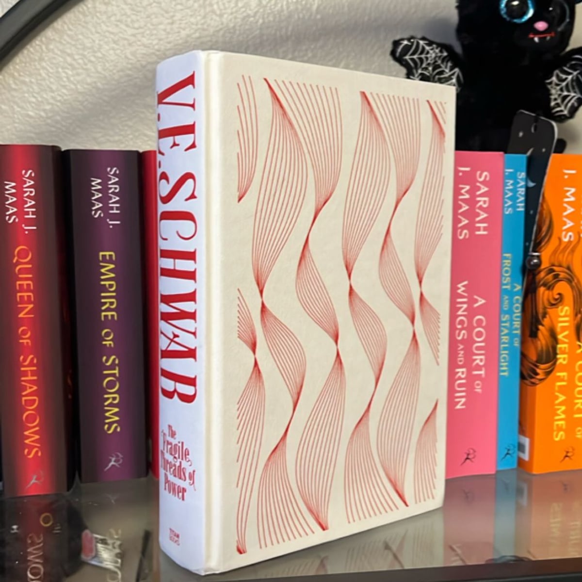 The Fragile Threads Of Power by , Hardcover | Pangobooks