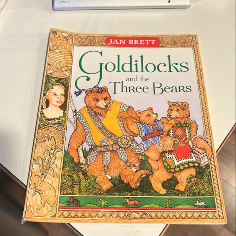 Goldilocks and the Three Bears by Jan Brett, Paperback | Pangobooks