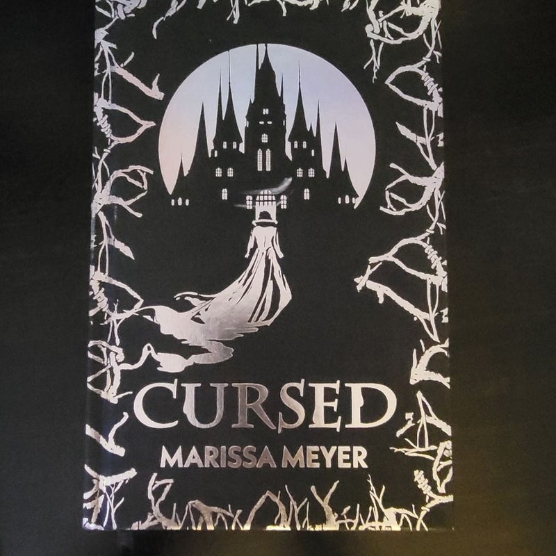 Cursed by Marissa Meyer, Hardcover | Pangobooks