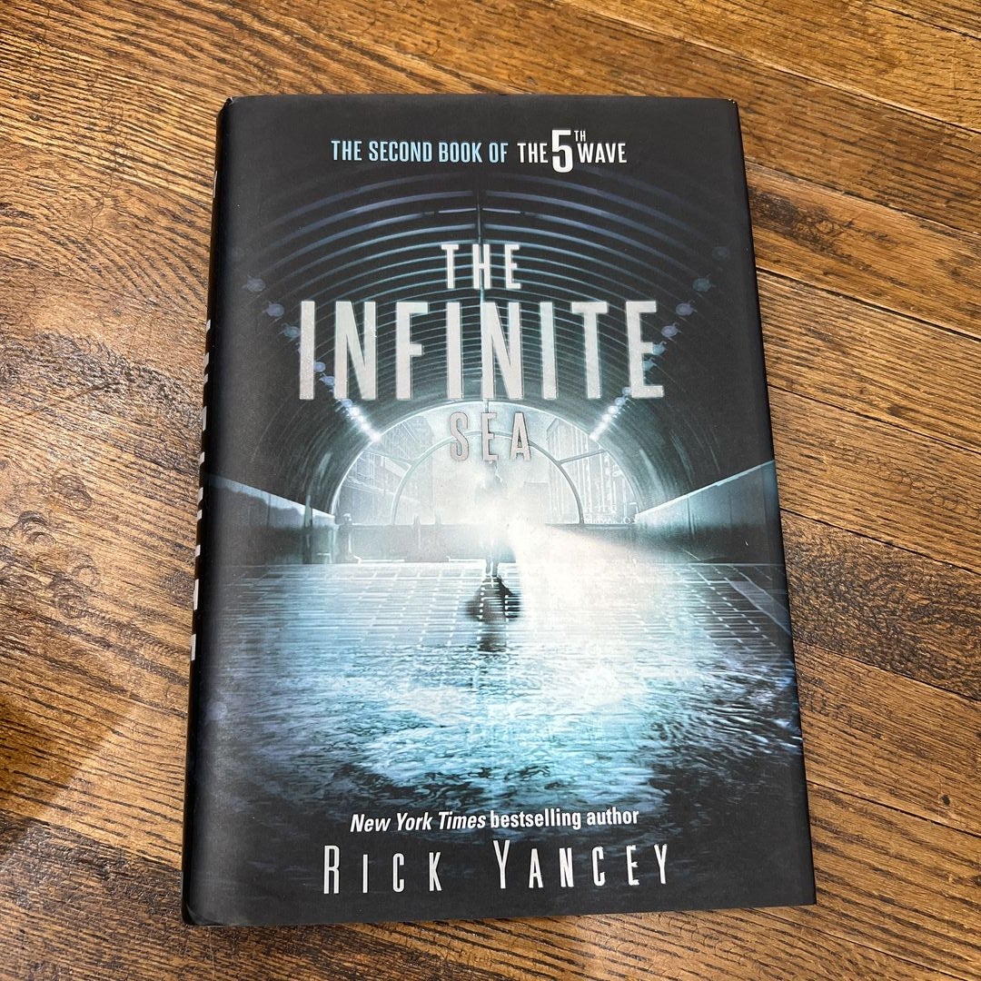 The Infinite Sea by Rick Yancey, Hardcover | Pangobooks