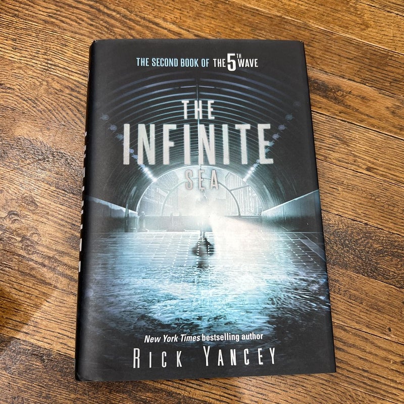 The Infinite Sea by Rick Yancey, Hardcover | Pangobooks