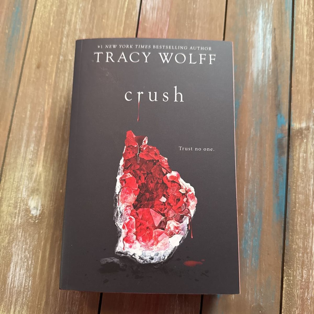 Crush by Tracy Wolff, Paperback | Pangobooks