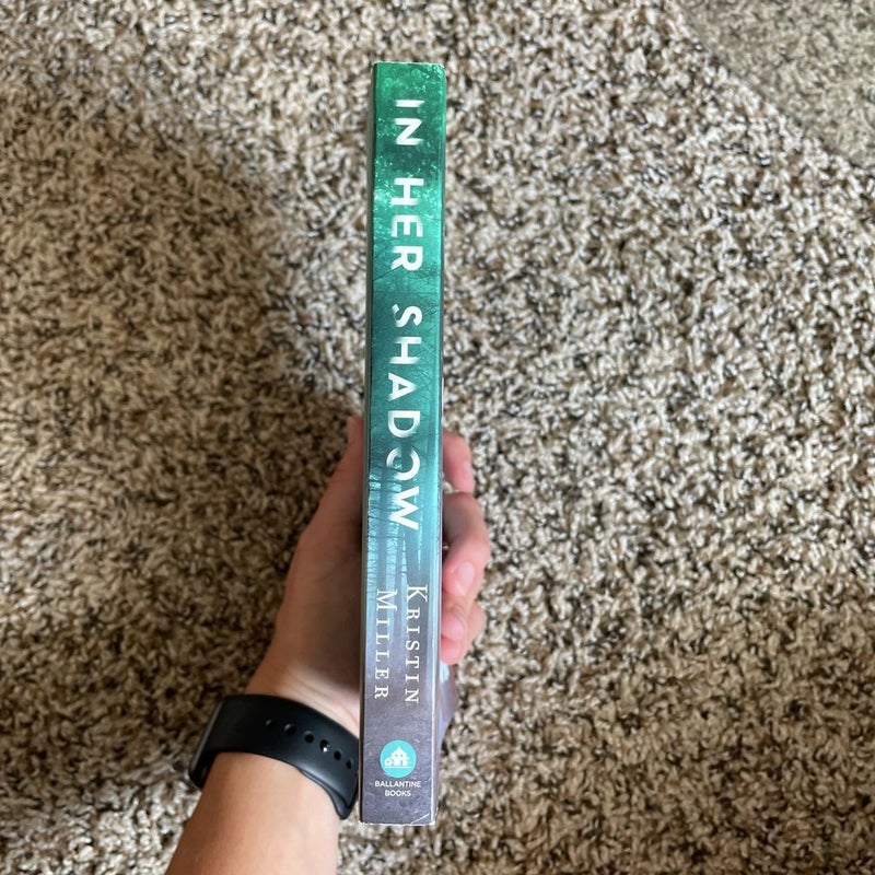 In Her Shadow by Kristin Miller, Paperback | Pangobooks