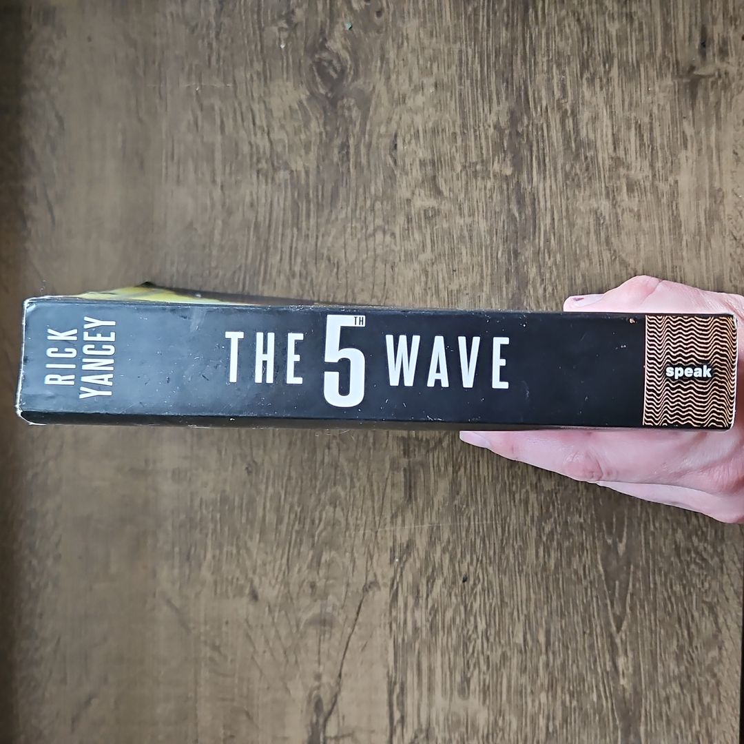 The 5th Wave by Rick Yancey, Paperback | Pangobooks