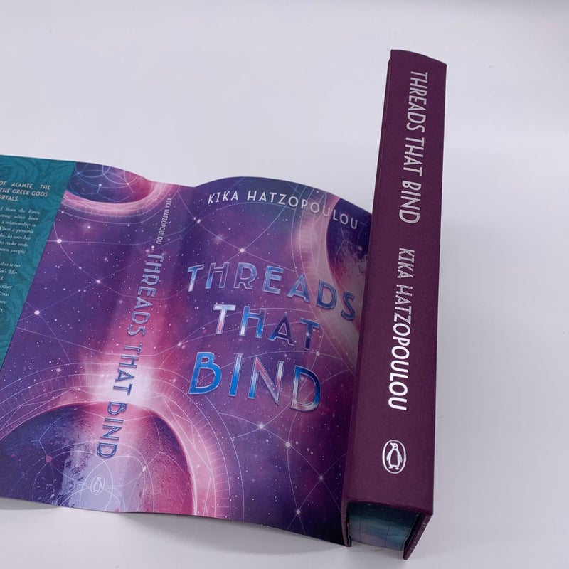 Fairyloot Exclusive Threads That Bind Signed Sprayed Edge by Kika ...