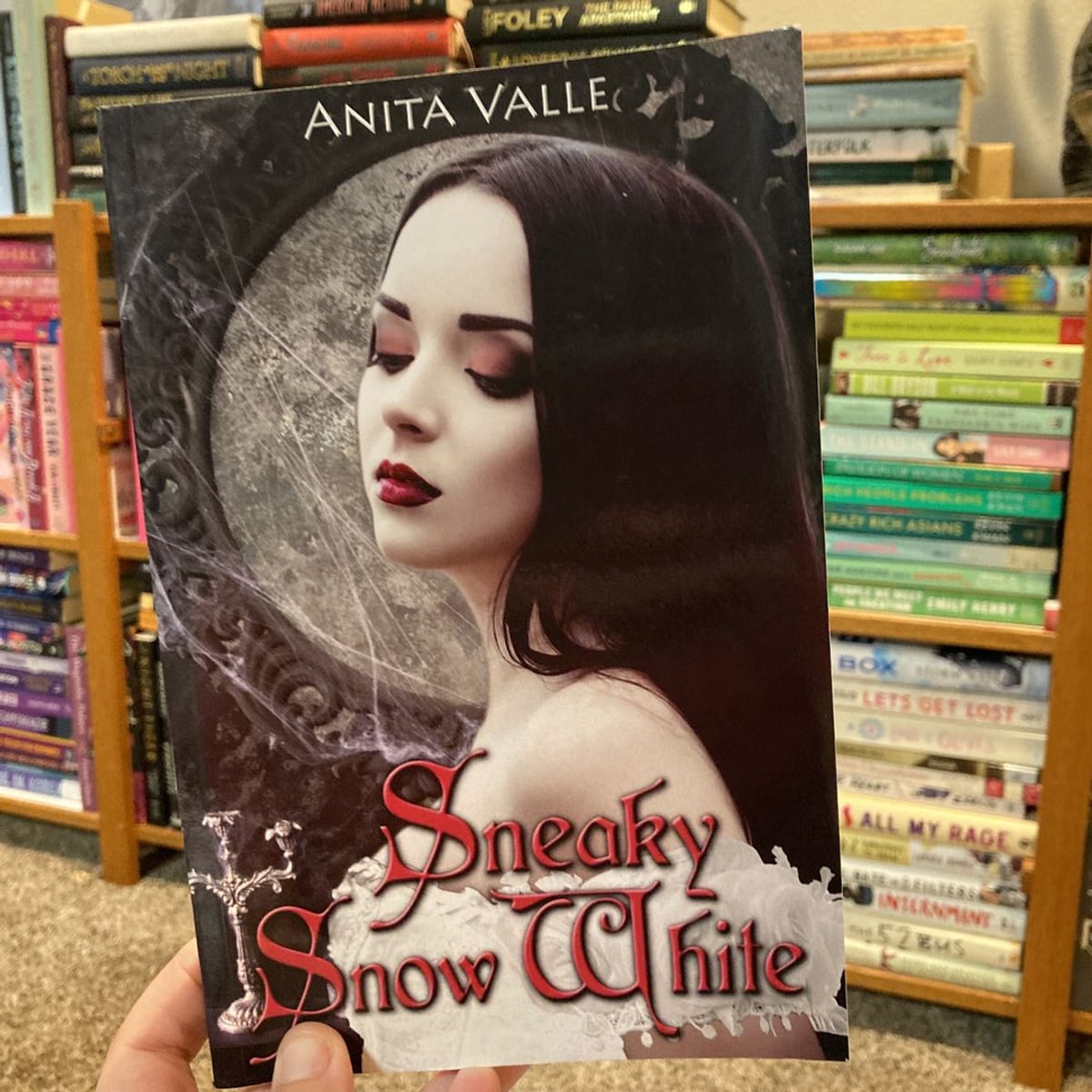 Sneaky Snow White by Anita Valle, Paperback | Pangobooks