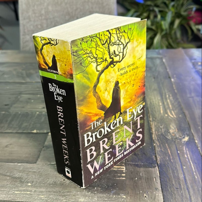 The Broken Eye by Brent Weeks, Paperback | Pangobooks