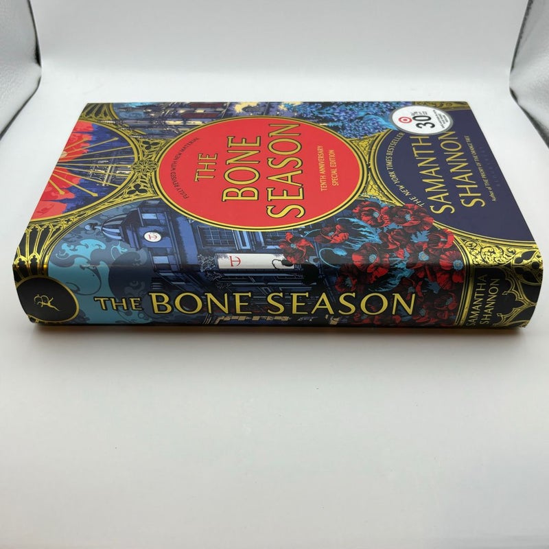The Bone Season by Samantha Shannon, Hardcover | Pangobooks