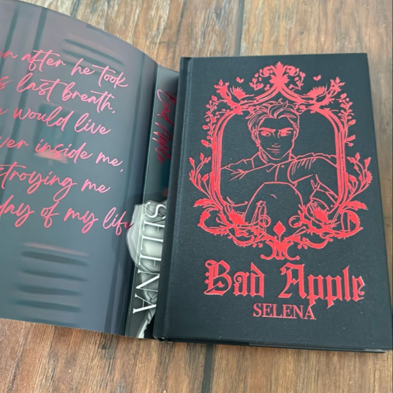 Bad Apple- Baddies Book Box Edition by Selena, Hardcover | Pangobooks
