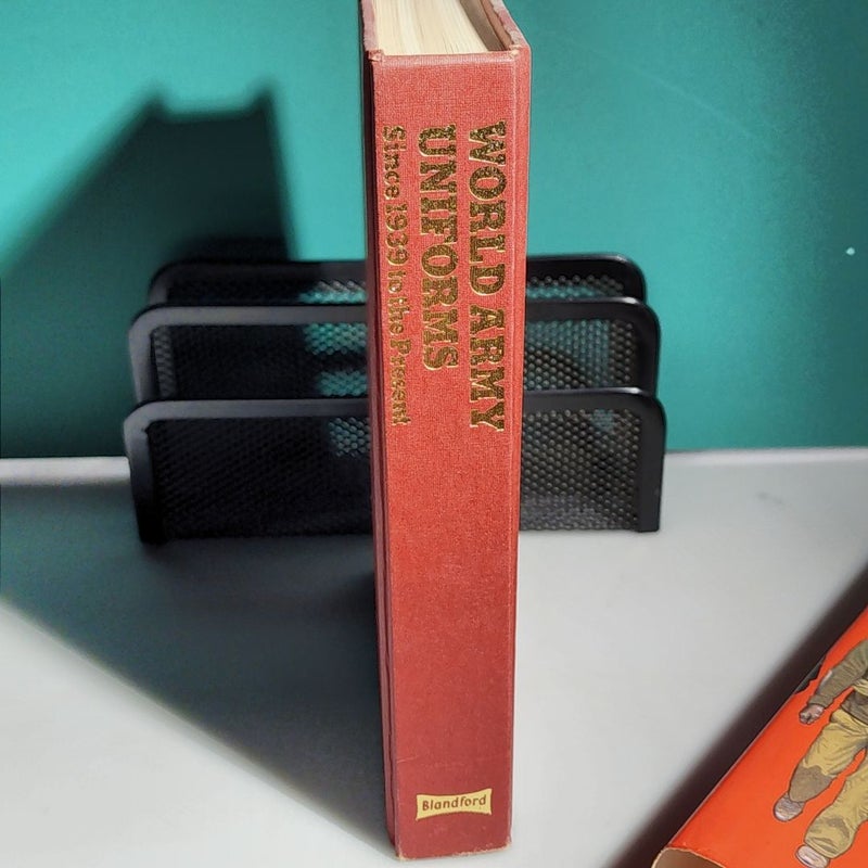 World Army Uniforms Since Nineteen Thirty-Nine by Andrew Mollo, Malcolm ...