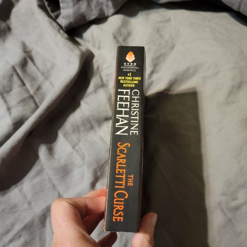 The Scarletti Curse by Christine Feehan, Paperback | Pangobooks