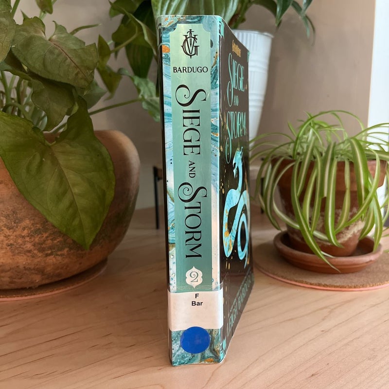 Siege and Storm by Leigh Bardugo, Paperback | Pangobooks