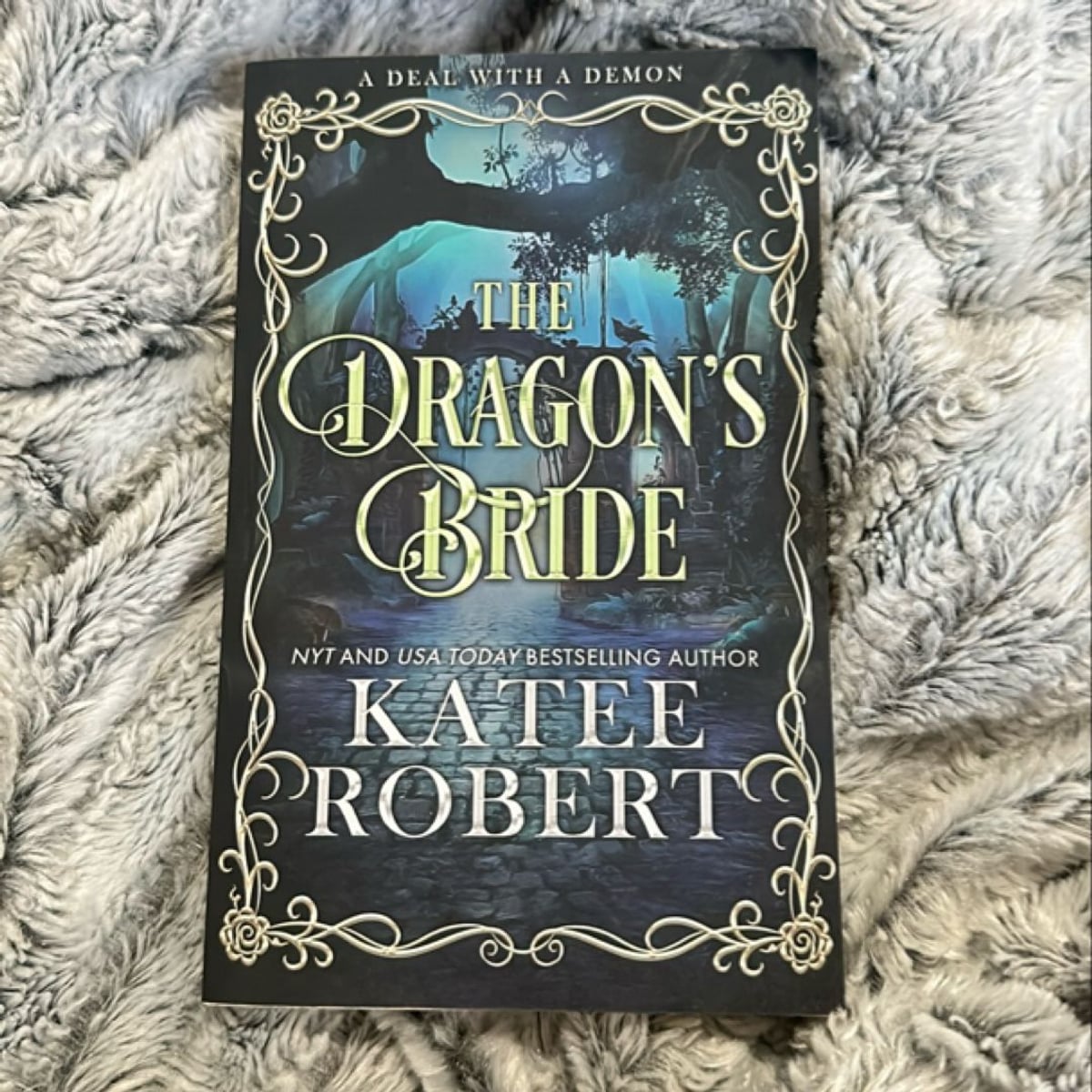 The Dragon's Bride by Katee Robert, Paperback | Pangobooks