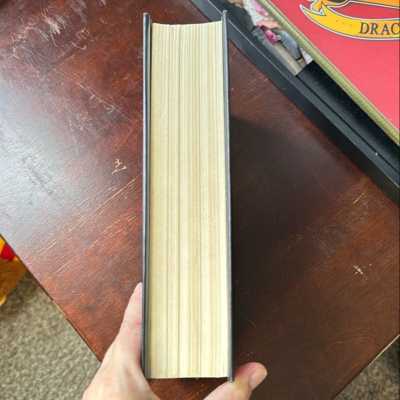 War Storm by Victoria Aveyard, Hardcover | Pangobooks