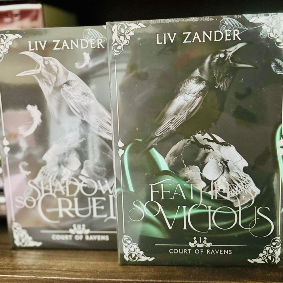 Court of Ravens by Liv Zander, Hardcover | Pangobooks