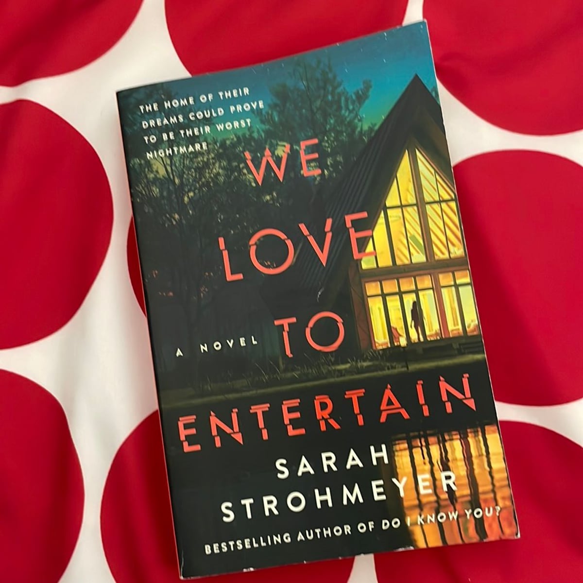 We Love to Entertain by Sarah Strohmeyer, Paperback | Pangobooks