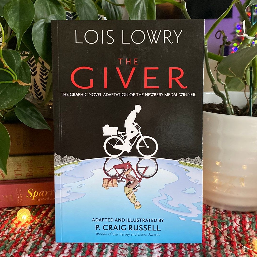 The Giver (graphic Novel) by Lois Lowry, Paperback | Pangobooks
