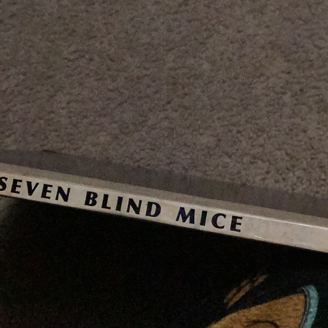 Seven Blind Mice by Ed Young
