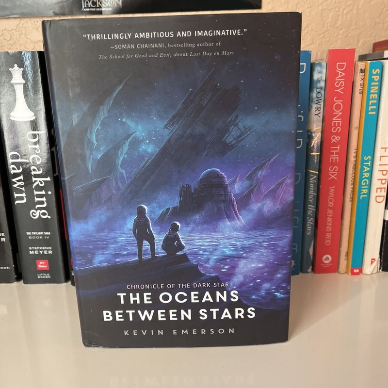 The Oceans Between Stars by Kevin Emerson, Hardcover | Pangobooks
