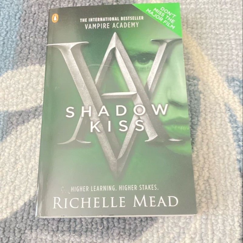 Shadow Kiss by Richelle Mead, Paperback | Pangobooks