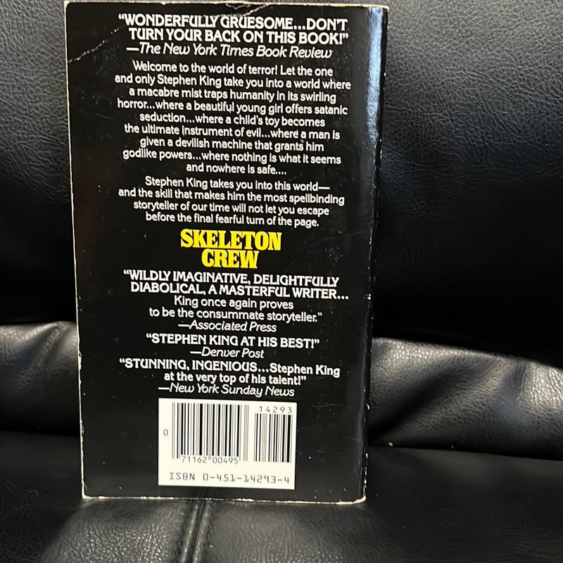 Skeleton Crew by Stephen King, Paperback | Pangobooks