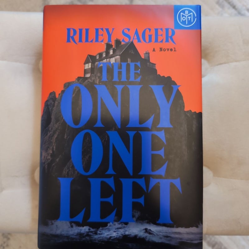 The Only One Left by Riley Sager, Hardcover | Pangobooks