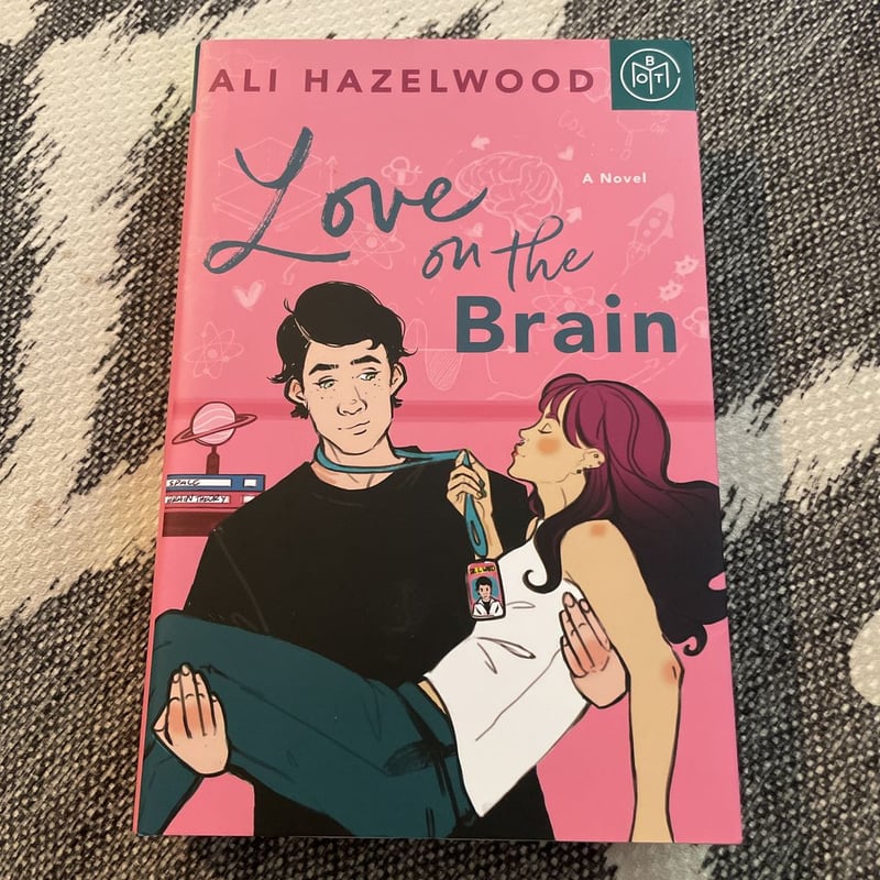 Love on the Brain by Ali Hazelwood, Hardcover | Pangobooks