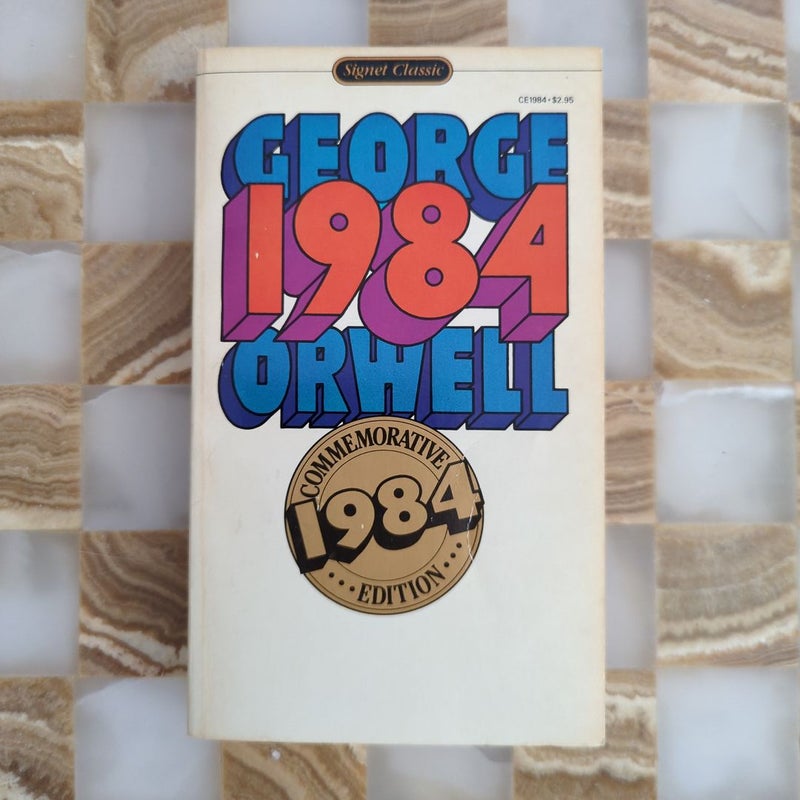 1984 by George Orwell, Paperback | Pangobooks