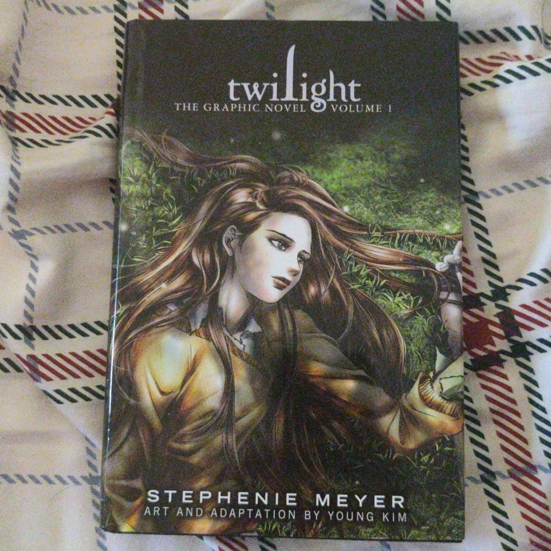 Twilight: the Graphic Novel, Vol. 1 by Stephenie Meyer, Hardcover ...