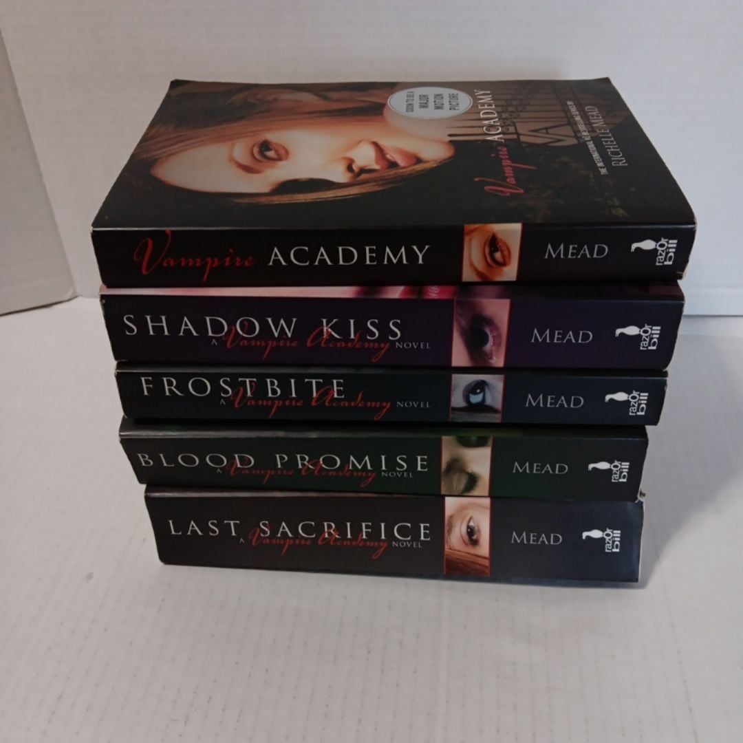 Vampire Academy lot of 5 books by Richelle Mead, Paperback | Pangobooks