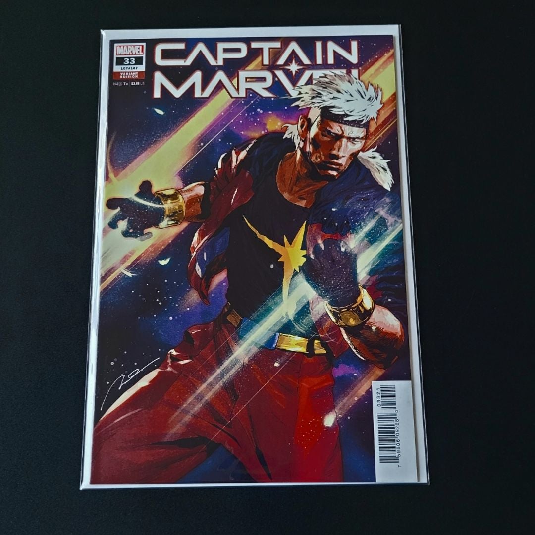 Captain Marvel #33 by Kelly Thompson , Paperback | Pangobooks