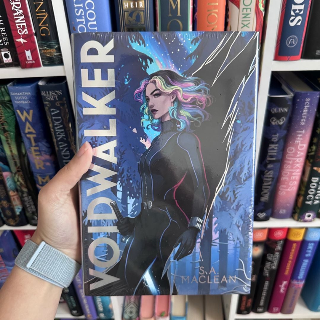 Illumicrate Voidwalker by S.A. Maclean, Hardcover | Pangobooks