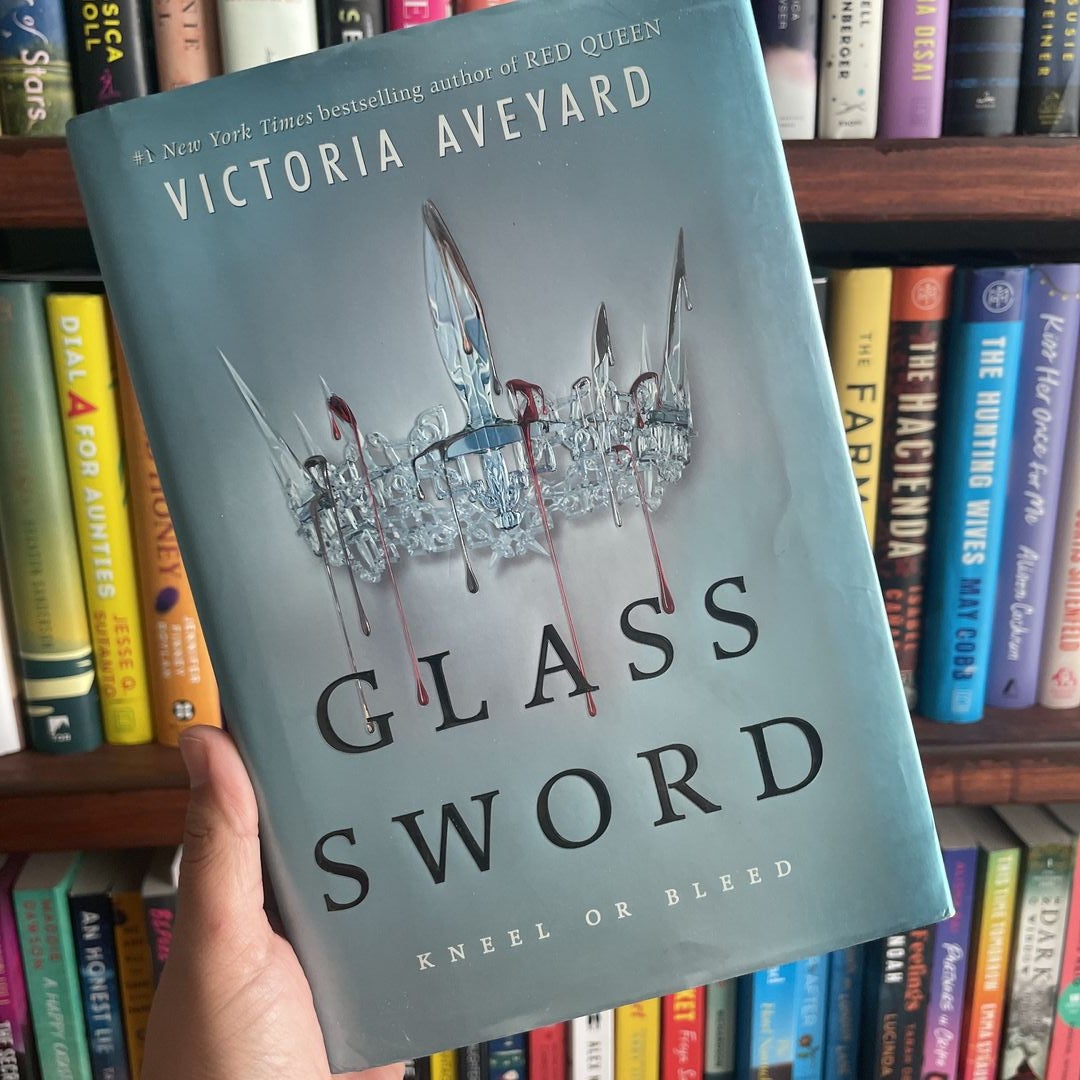 Glass Sword by Victoria Aveyard, Hardcover | Pangobooks