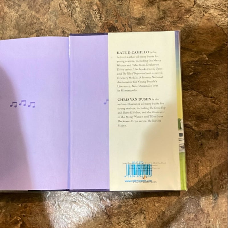 Eugenia Lincoln and the Unexpected Package by Kate DiCamillo