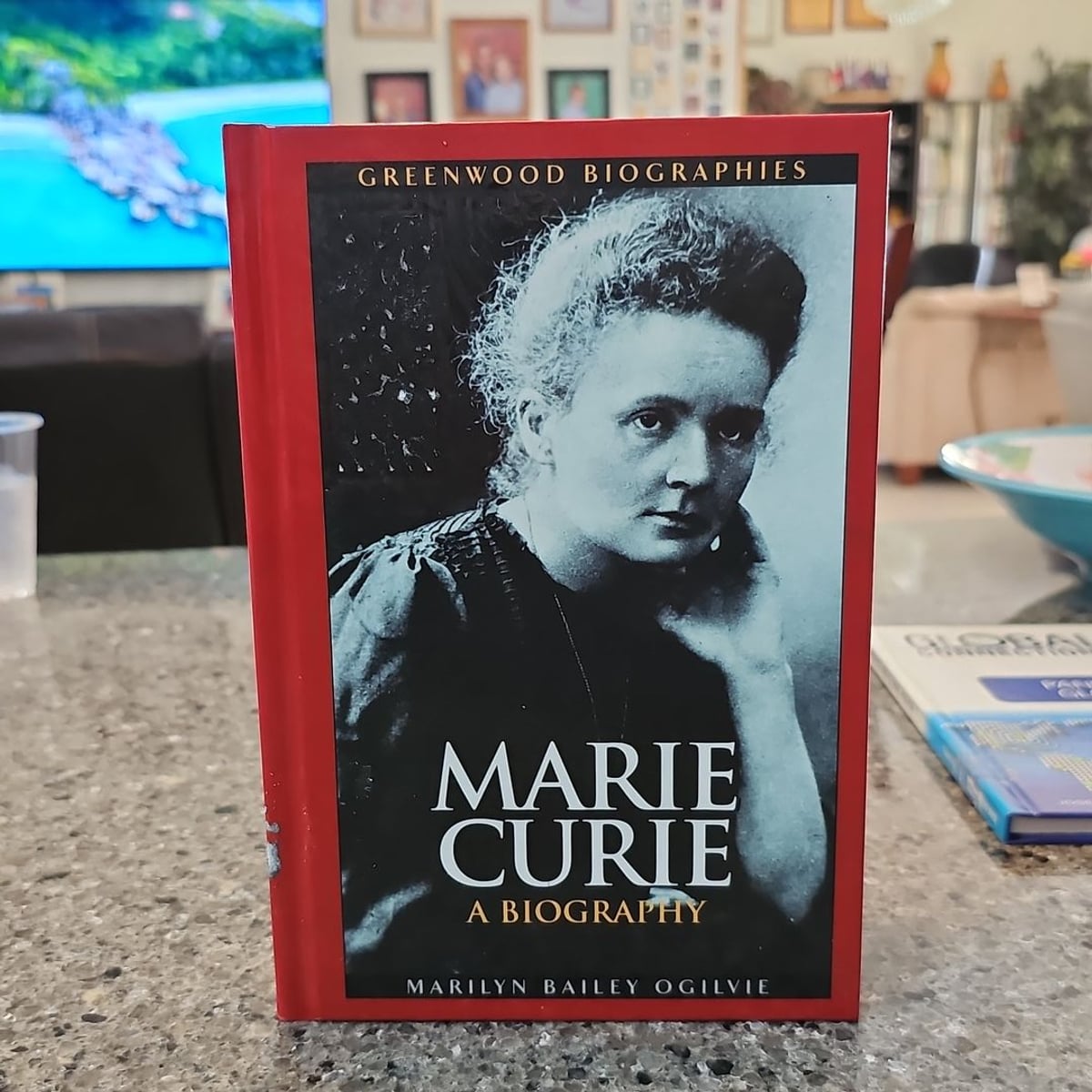 Marie Curie by Marilyn Bailey Ogilvie, Hardcover | Pangobooks