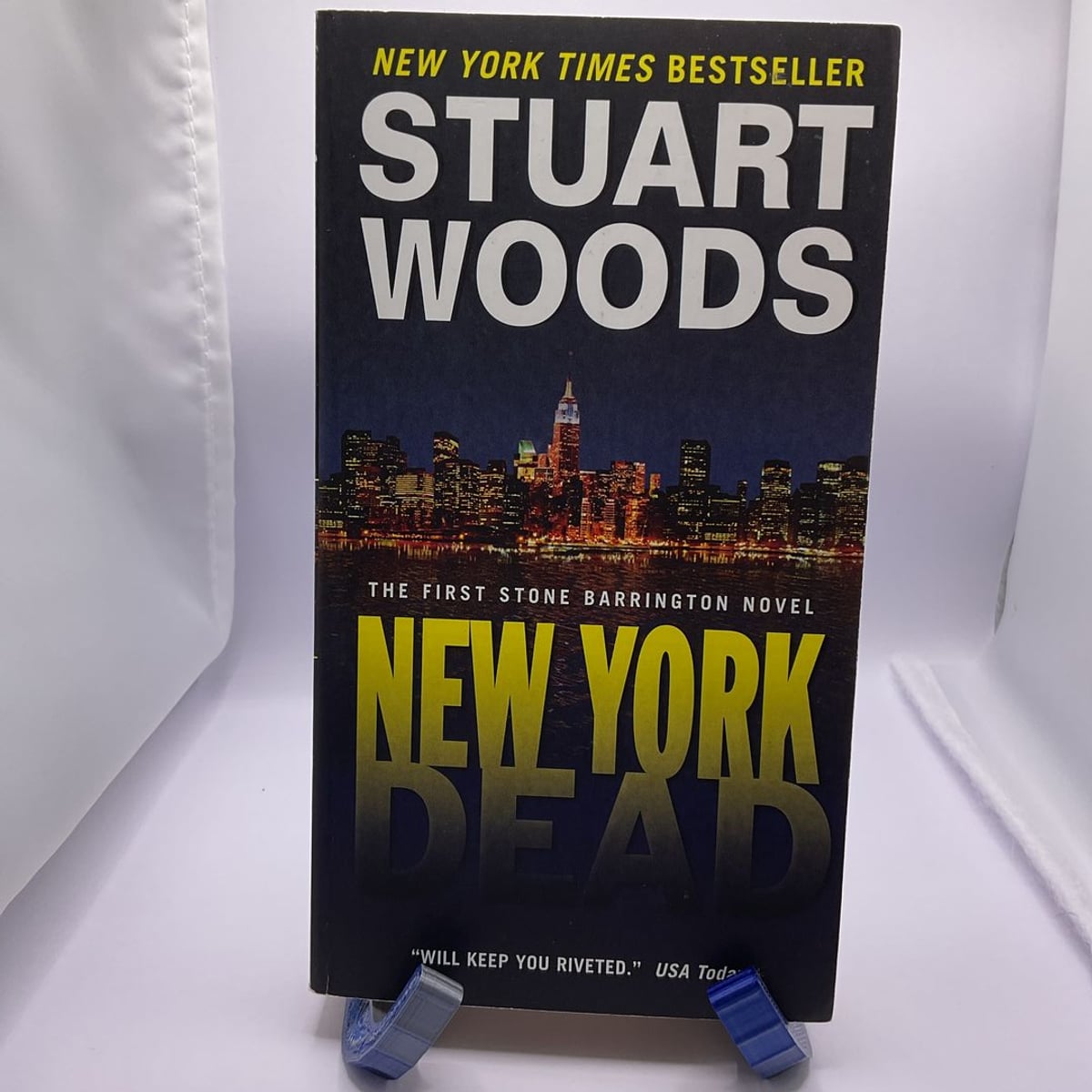 New York Dead by Stuart Woods, Paperback | Pangobooks