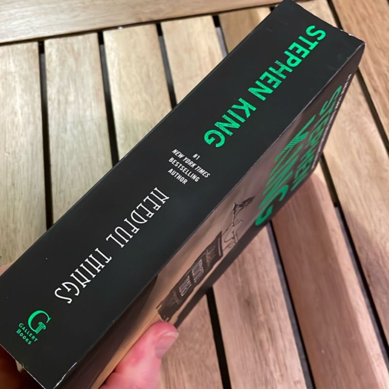 Needful Things by Stephen King, Paperback | Pangobooks