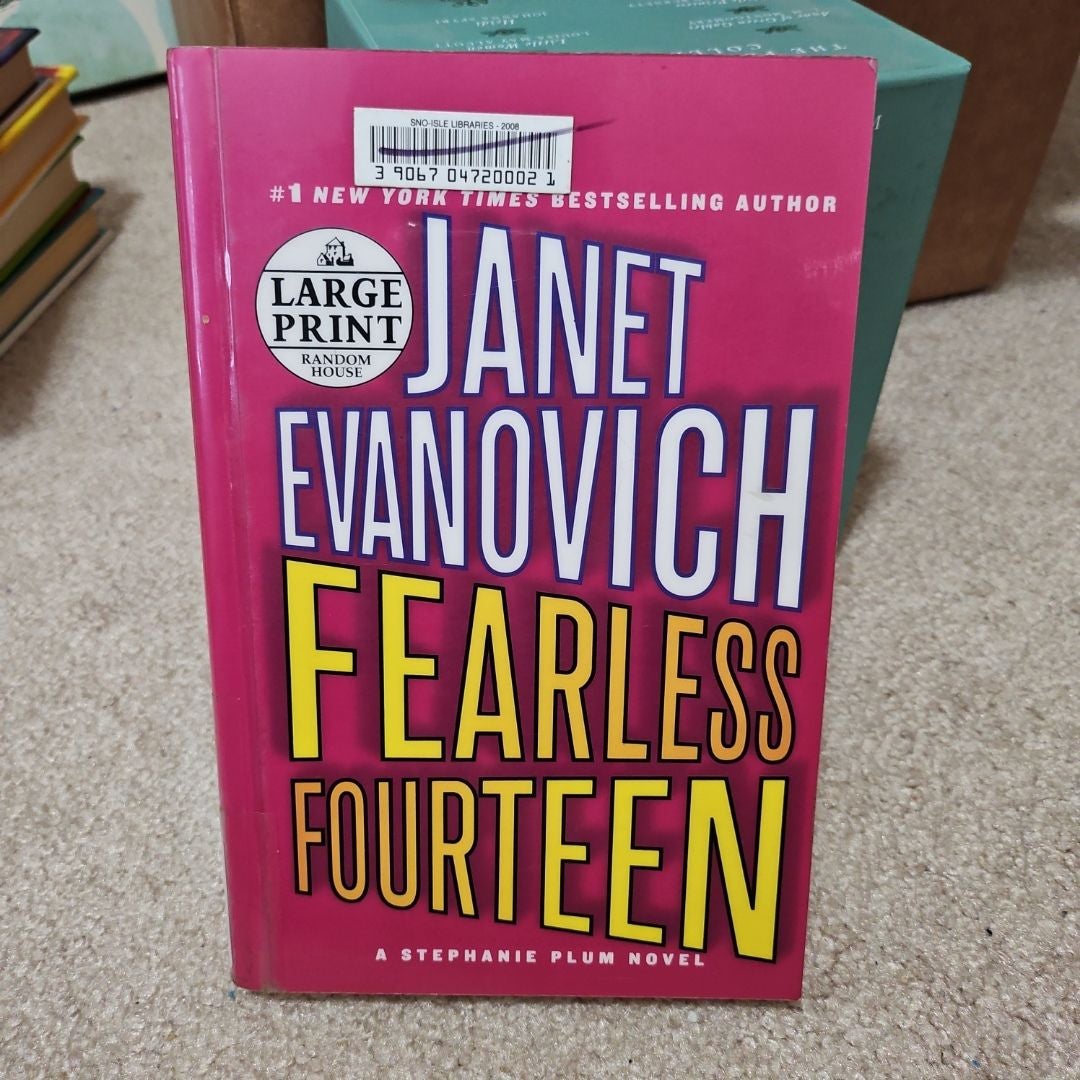 Fearless Fourteen by Janet Evanovich, Paperback | Pangobooks