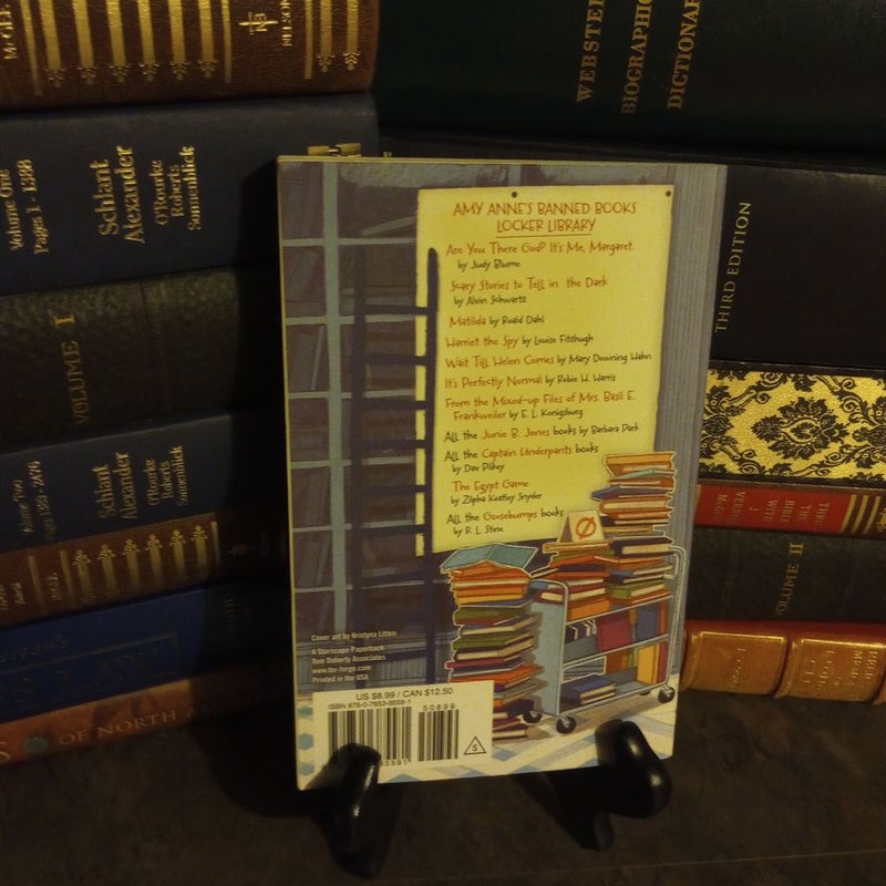 Ban This Book by Alan Gratz, Paperback | Pangobooks