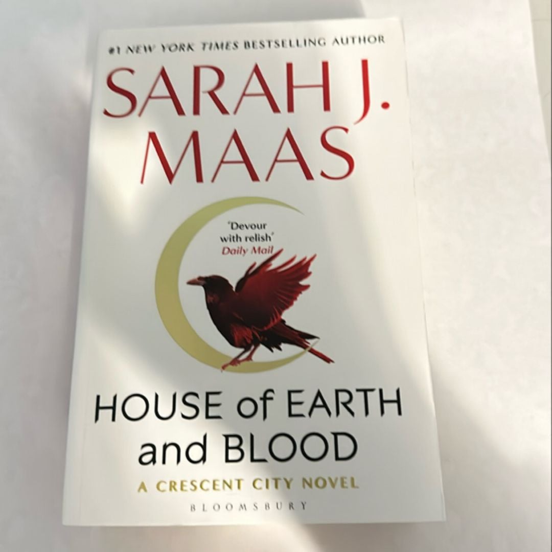 House of Earth and Blood by Sarah J. Maas, Paperback | Pangobooks