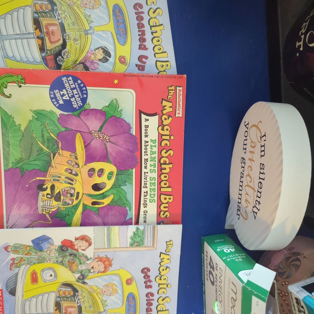 The Magic School Bus Gets Cleaned Up by Kristin Earhart