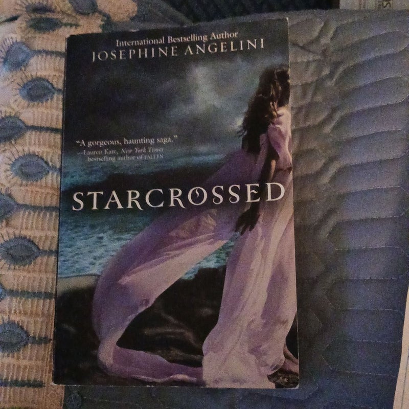 Starcrossed by Josephine Angelini, Paperback | Pangobooks
